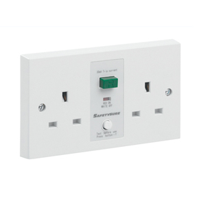 M22W | GREENBRROK RCD TWIN UNSWITCHED SOCKET RED WHITE| Superlec Direct